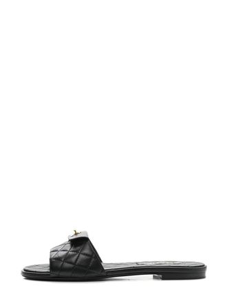 Chanel sandales à plaque logo - Noir