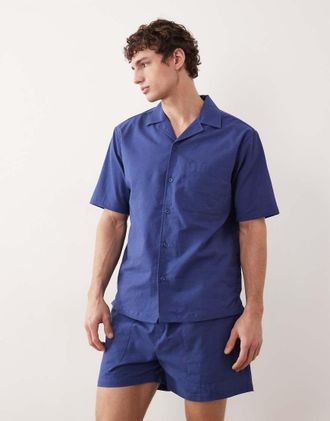 Asos Chemise en lin m&eacute;lang&eacute; &agrave; manches courtes - Denim d&eacute;lav&eacute;-Bleu