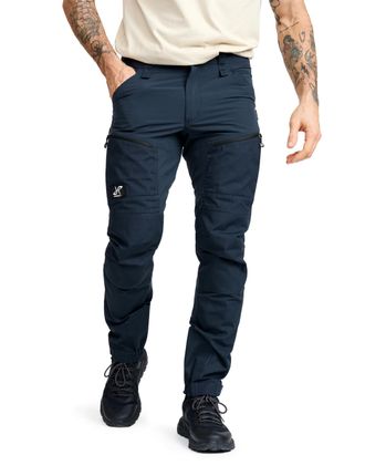 RevolutionRace Herren RVRC GP Pro Pants, Hose zum Wandern und f&uuml;r viele Outdoor-Aktivit&auml;ten, Blueberry, M