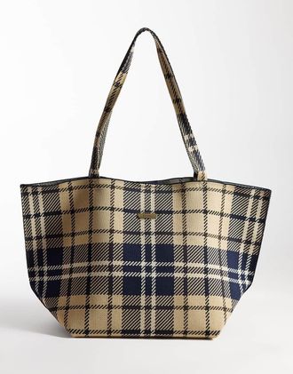 Barbour Layla gro&szlig;e Tote Bag mit Tartan-Karo in Beige/Marineblau-Multi