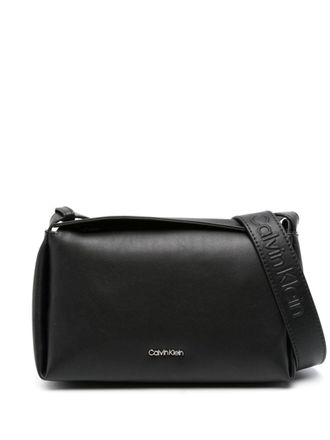 Calvin Klein sac port&eacute; &eacute;paule &agrave; logo emboss&eacute; - Noir
