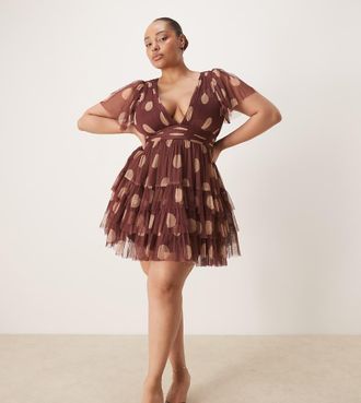 Lace & Beads Plus Robe courte en tulle à pois avec col en V et volants étagés - Marron-Brown