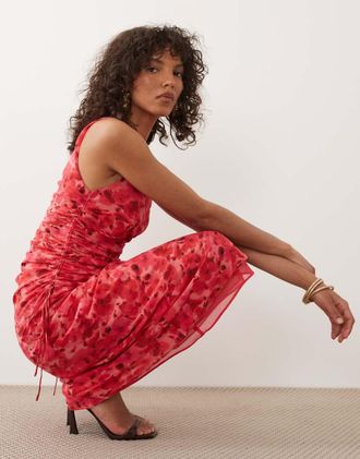Mango Maxikleid mit One-Shoulder-Tr&auml;ger, Raffung und Blumenmuster in Rot