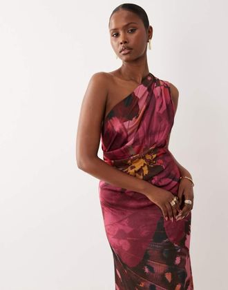 Asos Robe longue et asym&eacute;trique en satin imprim&eacute; fleuri avec d&eacute;tail pliss&eacute; - Rouge-multicolore