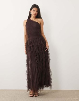 Lace & Beads robe longue de demoiselle dhonneur en tulle &agrave; une bretelle avec volant cascade, chocolat-Marron