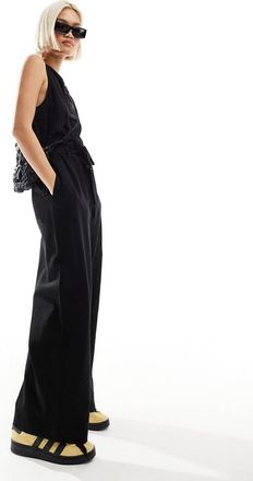 Monki Combinaison sans manches en lin avec ceinture - Noir
