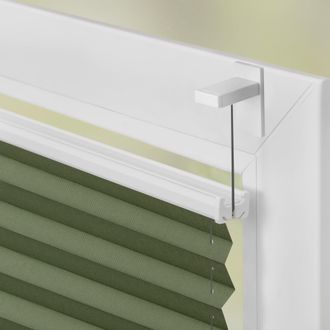 LICHTBLICK Plissee Klebfix, ohne Bohren, verspannt, Blickdicht, Hitzeschutz - Oliv 80 cm x 130 cm (B x L)