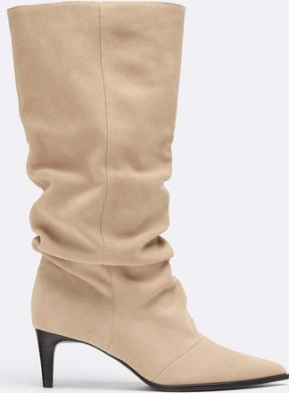 Stradivarius Leder-Stiefel mit Slouchy-Schaft und Absatz in Beige-Neutral