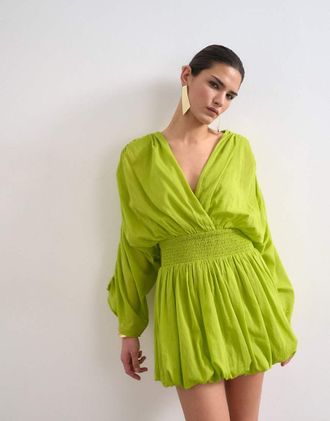 Topshop Robe courte en coton &agrave; manches longues avec d&eacute;collet&eacute; plongeant et ourlet boule - Citron vert