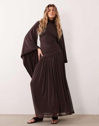 Asos robe longue en tulle &agrave; col montant avec d&eacute;tail de manches cascade, modeste, couleur chocolat-Marron