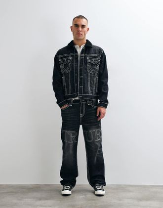 True Religion Jeans-Kombiteil in Schwarz mit gepr&auml;gtem Logo, Bobby-Patten und Pattentaschen