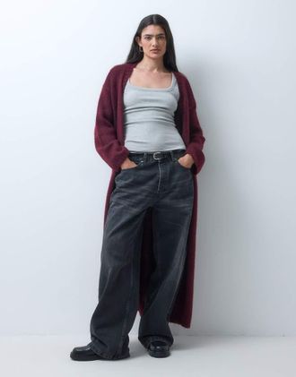 Monki Longline-Strick-Maxicardigan in Burgunderrot