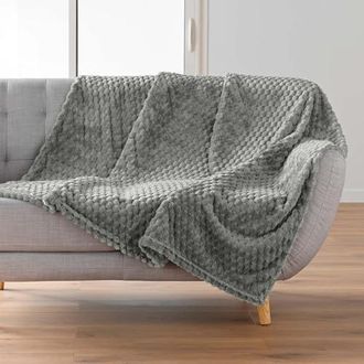 Douceur d'Int&eacute;rieur Plaid Doux (125 x 150 cm) Mini Frosty Gris, Flanelle Relief Unie