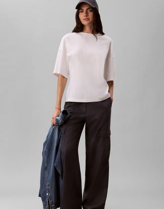 Calvin Klein Jeans tailliertes Baumwoll-T-Shirt in Reinwei&szlig;