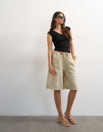 Topshop Short long &eacute;vas&eacute; en taffetas - Hu&icirc;tre-Neutral