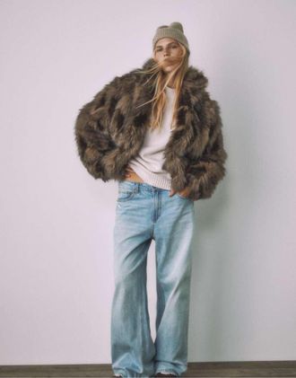 Stradivarius Bomber en fausse fourrure - Beige-Neutre