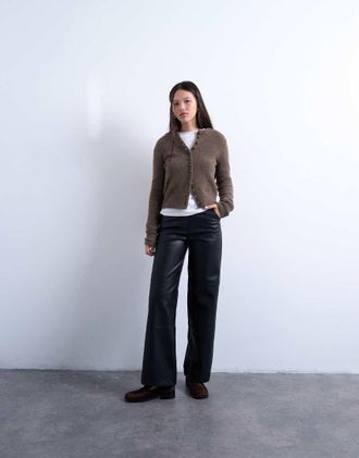 Topshop Hose aus Kunstleder in Schwarz mit geradem Bein und Ziernaht