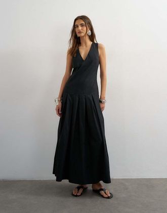 Topshop Robe longue structur&eacute;e en popeline &agrave; taille basse - Noir