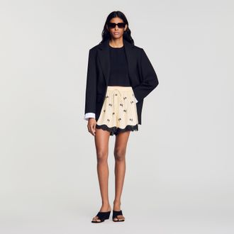 Sandro Shorts mit Blumenstickerei