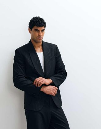 Asos Veste de costume ajust&eacute;e &agrave; fines rayures m&eacute;tallis&eacute;es - Noir
