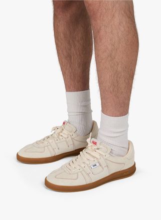 P448 Baskets c&ocirc;tel&eacute; en velours &agrave; surpiq&ucirc;res
