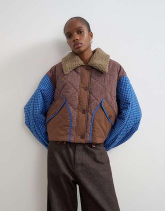Topshop Steppjacke mit Farbblockmuster und Teddykragen in Blau-Multi