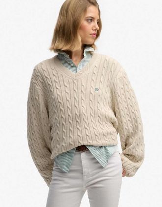 Superdry Oversize-Pullover in Haferbeige mit V-Ausschnitt und Zopfmuster-Wei&szlig;