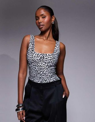 Good American Body l&eacute;ger effet sculptant &agrave; encolure carr&eacute;e et &agrave; imprim&eacute; l&eacute;opard - Gris-Multicolore