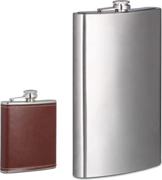 Relaxdays 2X Flachmann Edelstahl, Riesen Flachmann mit 1,8 l Fassungsvolumen, Taschenflasche 200 ml mit Kunstlederh&uuml;lle, Silber
