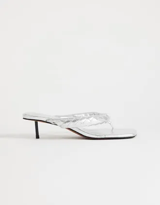 Topshop Emily - Sandaletten in Silber mit gewebtem Zehensteg und mittelhohem Pfennigabsatz