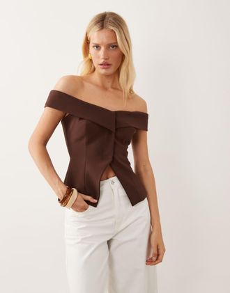 Asos Elegante Weste in Schokobraun mit Carmen-Ausschnitt