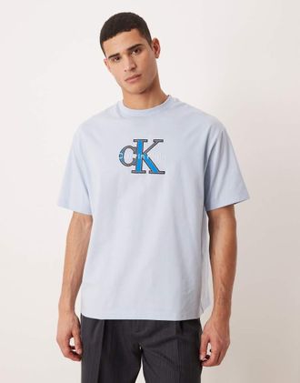 Calvin Klein Jeans T-Shirt in Blau mit erh&ouml;htem Monogramm-Logo