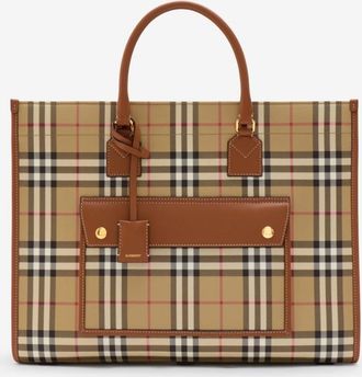 Burberry Mittelgroße Henkeltasche Freya