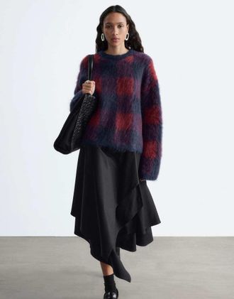 & Other Stories Pullover aus Woll- und Mohairmix mit Schachbrettmuster in Dunkelblau