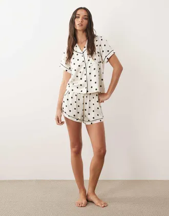 Boux Avenue Pyjama en satin &agrave; pois avec manches courtes et col &agrave; revers - Blanc et noir-Multi