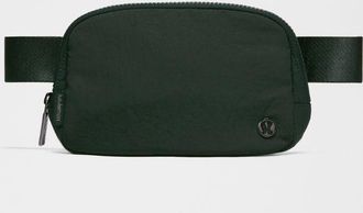 lululemon Everywhere G&uuml;rteltasche 1 L - Gr&ouml;&szlig;e 1 l in Rainforest Green