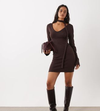 KAIIA exklusive gestrickte Minikleid mit Schal-Detail und ausgestellten &Auml;rmeln in Schokobraun