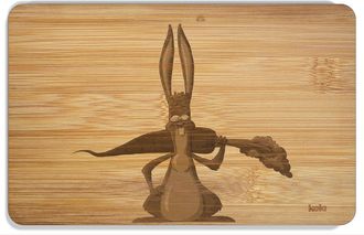 Wallario Frühstücksbrettchen aus Holz, Holzunterlage, Holzbrettchen Lustiger Hase mit Möhre im Comic Stil, Größe 22 x 14 cm