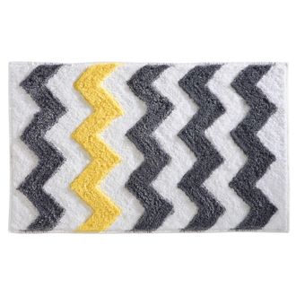 InterDesign iDesign Chevron Duschvorleger, rutschfeste und schnelltrocknende Badmatte aus Microfaser-Polyester mit Zickzack-Muster, grau/gelb