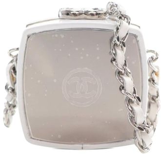 Chanel Hobo Bags - Patent Goatskin Make-Up Box Clutch With Chain - Gr. unisize - in Wei&szlig; - f&uuml;r Damen