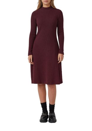 s.Oliver Strukturiertes Jerseykleid mit ausgestelltem Saum