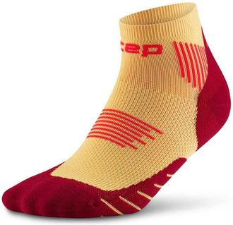 CEP Kurze Laufsocken mit Kompression f&uuml;r Herren, Core 5.0 Low Cut, Gr&ouml;&szlig;e III/M / 39-42, marigold/burgunder