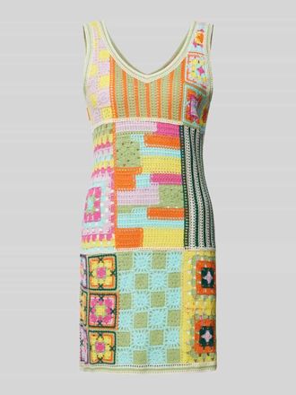 Apricot Strickkleid mit V-Ausschnitt