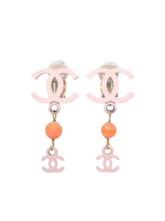 Chanel boucles doreilles clip CC pendantes