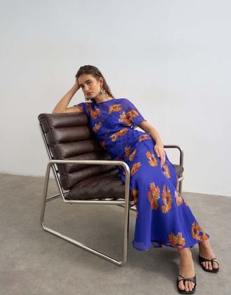 Topshop Robe longue en mousseline transparente avec imprim&eacute; fleuri et plis nervur&eacute;s - Violet/orange-multicolore