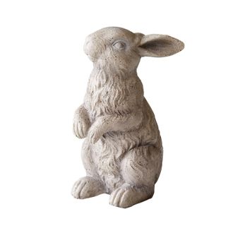 Loberon Deko-Hase Ravencrest - Detailreich Bemalt - Verspielte Bl&uuml;tenzierde - Authentische Steinoptik - Osterhase - Osterdekoration - Ostern - Polyresin, brau