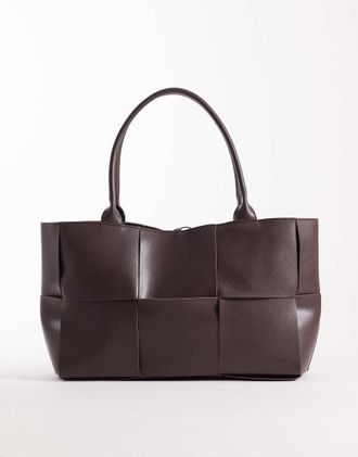 Glamorous Oversize-Tragetasche in Flechtoptik in Dunkelbraun-Brown