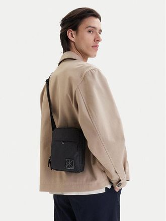 Calvin Klein Umh&auml;ngetasche Utility Emblem Reporter LV04D3303G Schwarz