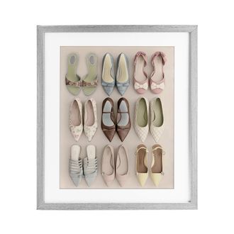 Stupell Industries Beatrices Closet Shoes Gerahmter Druck unter Glas, Design von Annabelle Hall, 53,3 x 43,2 cm, Grau