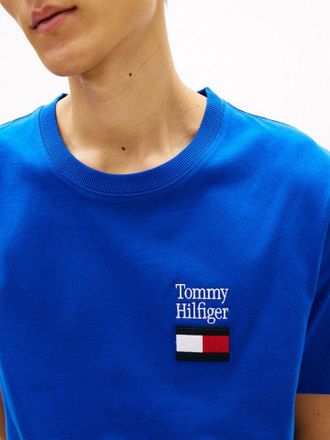 Tommy Hilfiger T-Shirt BRAND LOVE TEXT STACK Regular fit mit Rundhalsausschnitt